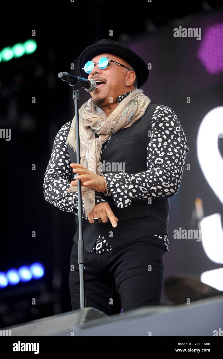 Shalamar Performing at Lets Rock Leeds 80s Stock Photo - Alamy