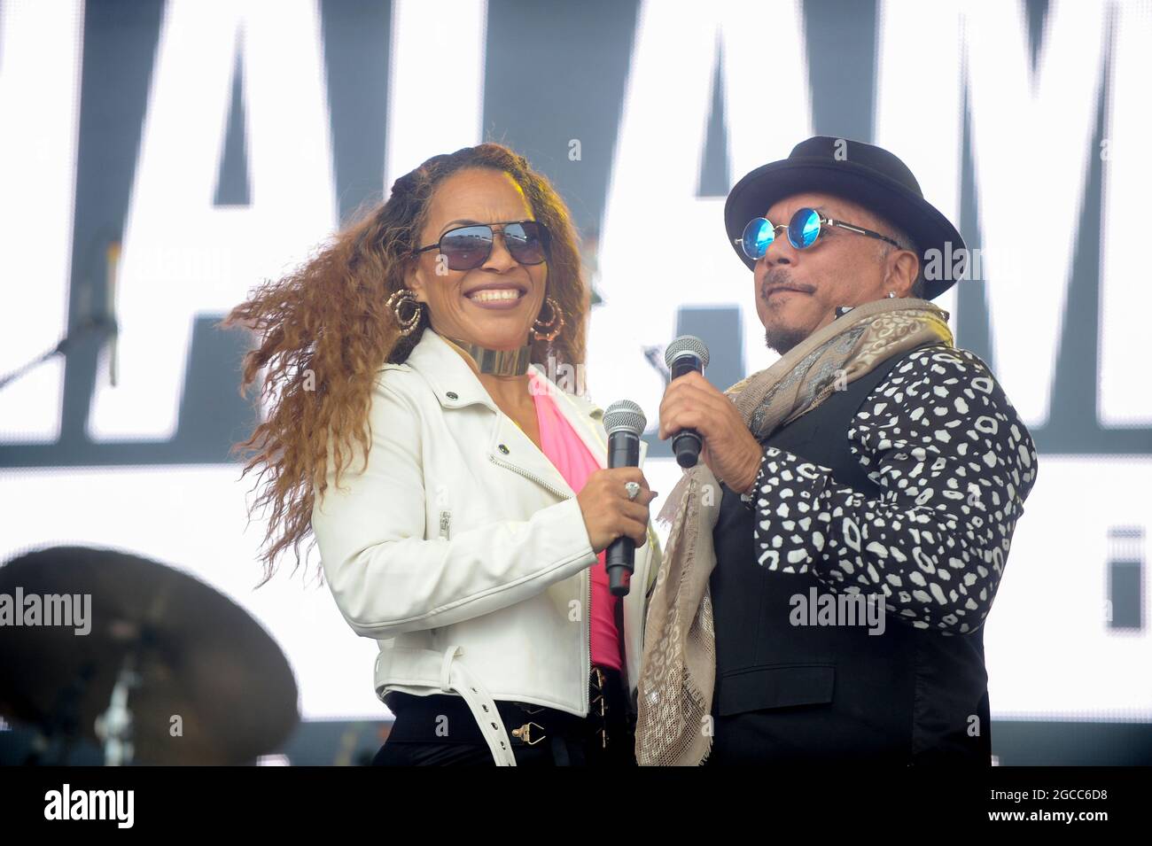 Shalamar Performing at Lets Rock Leeds 80s Stock Photo - Alamy