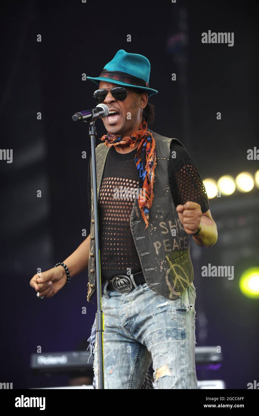 Shalamar Performing at Lets Rock Leeds 80s Stock Photo - Alamy