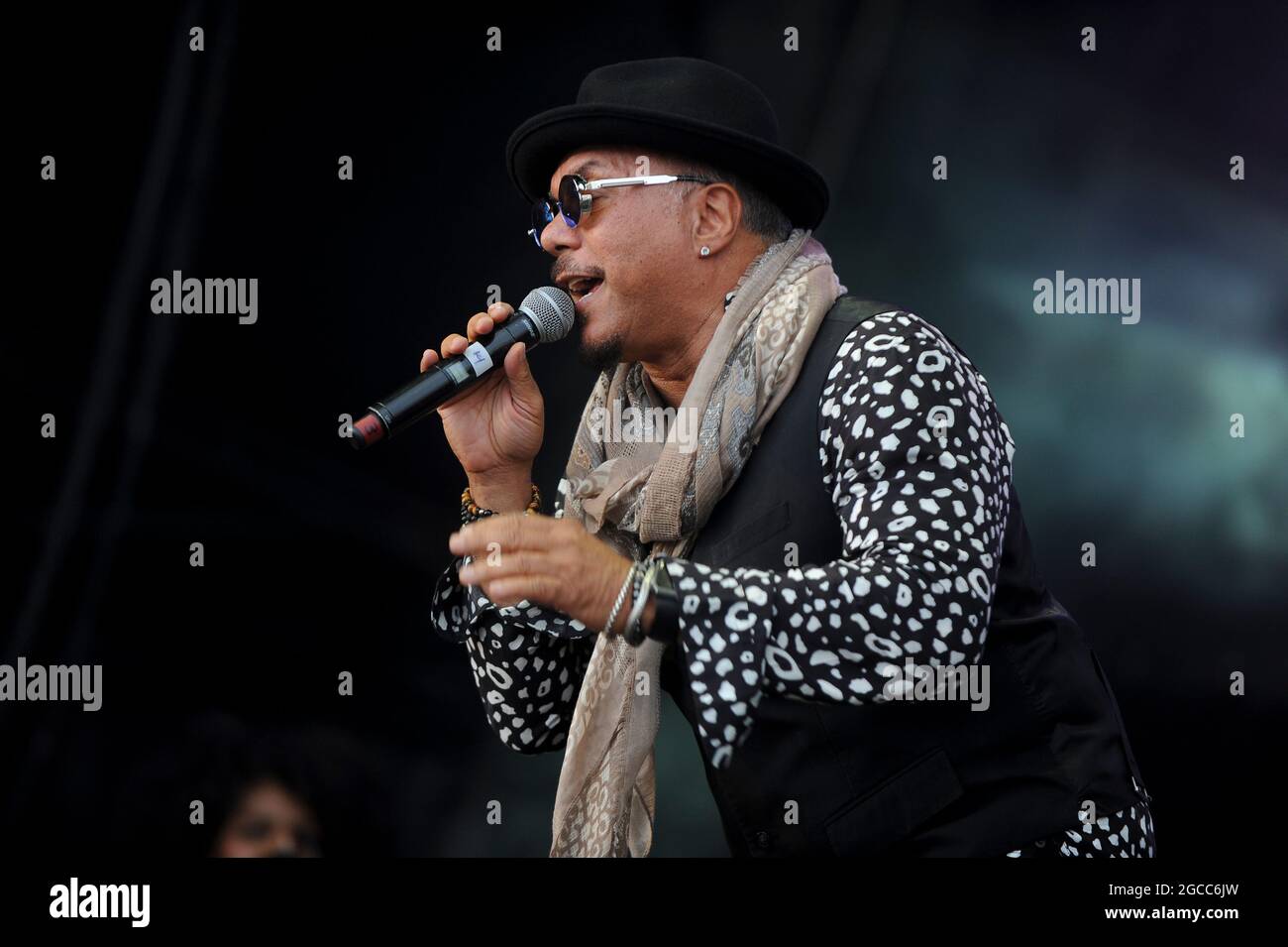 Shalamar Performing at Lets Rock Leeds 80s Stock Photo - Alamy