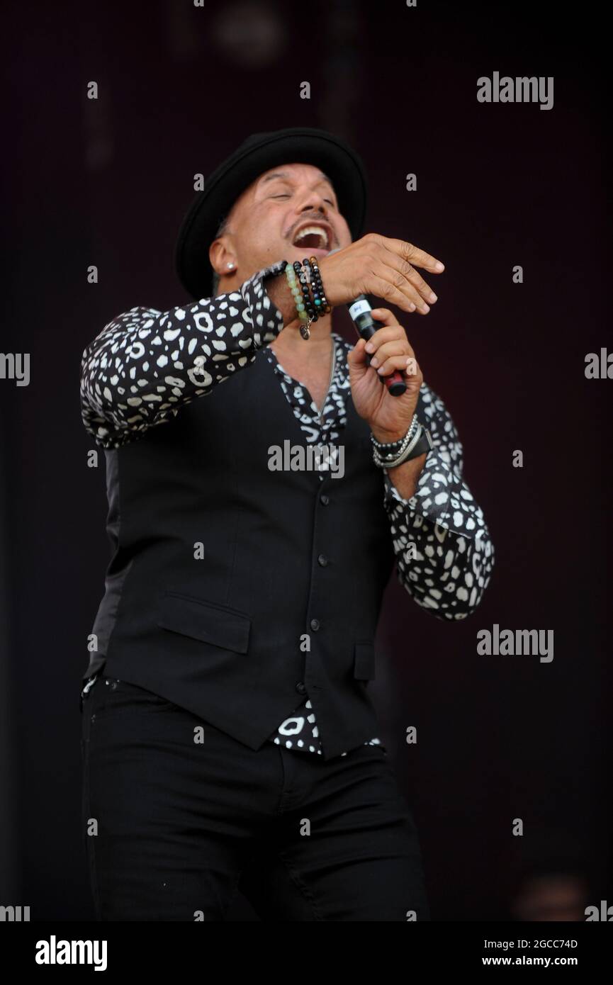 Shalamar Performing at Lets Rock Leeds 80s Stock Photo - Alamy