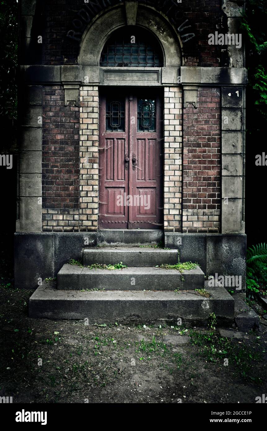 old door and steps Stock Photo - Alamy