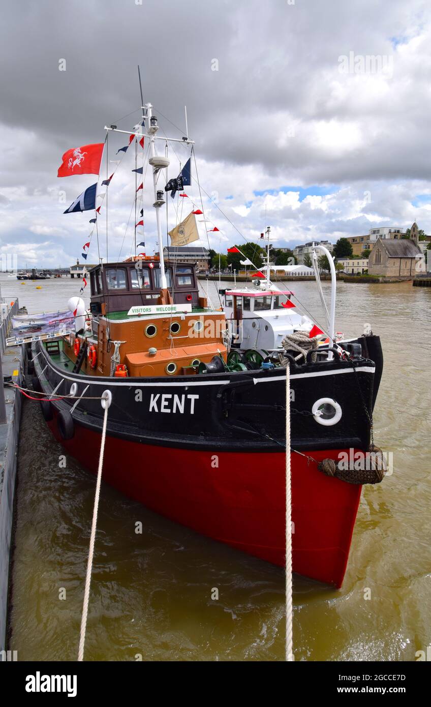 08/08/2021 Gravesend UK Historic tugs MT Kent and MT Touchstone are ...