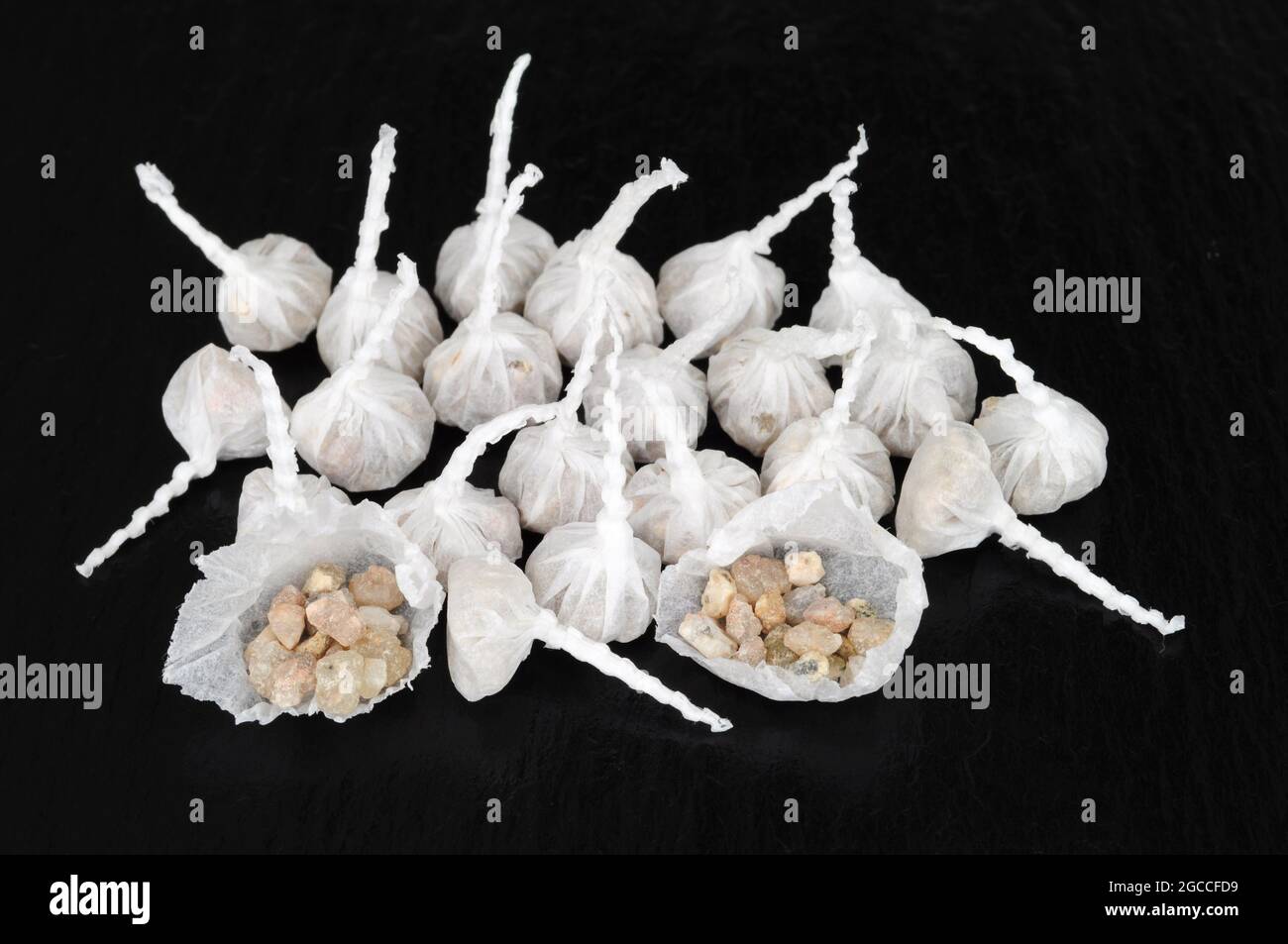 Throw downs hi-res stock photography and images - Alamy