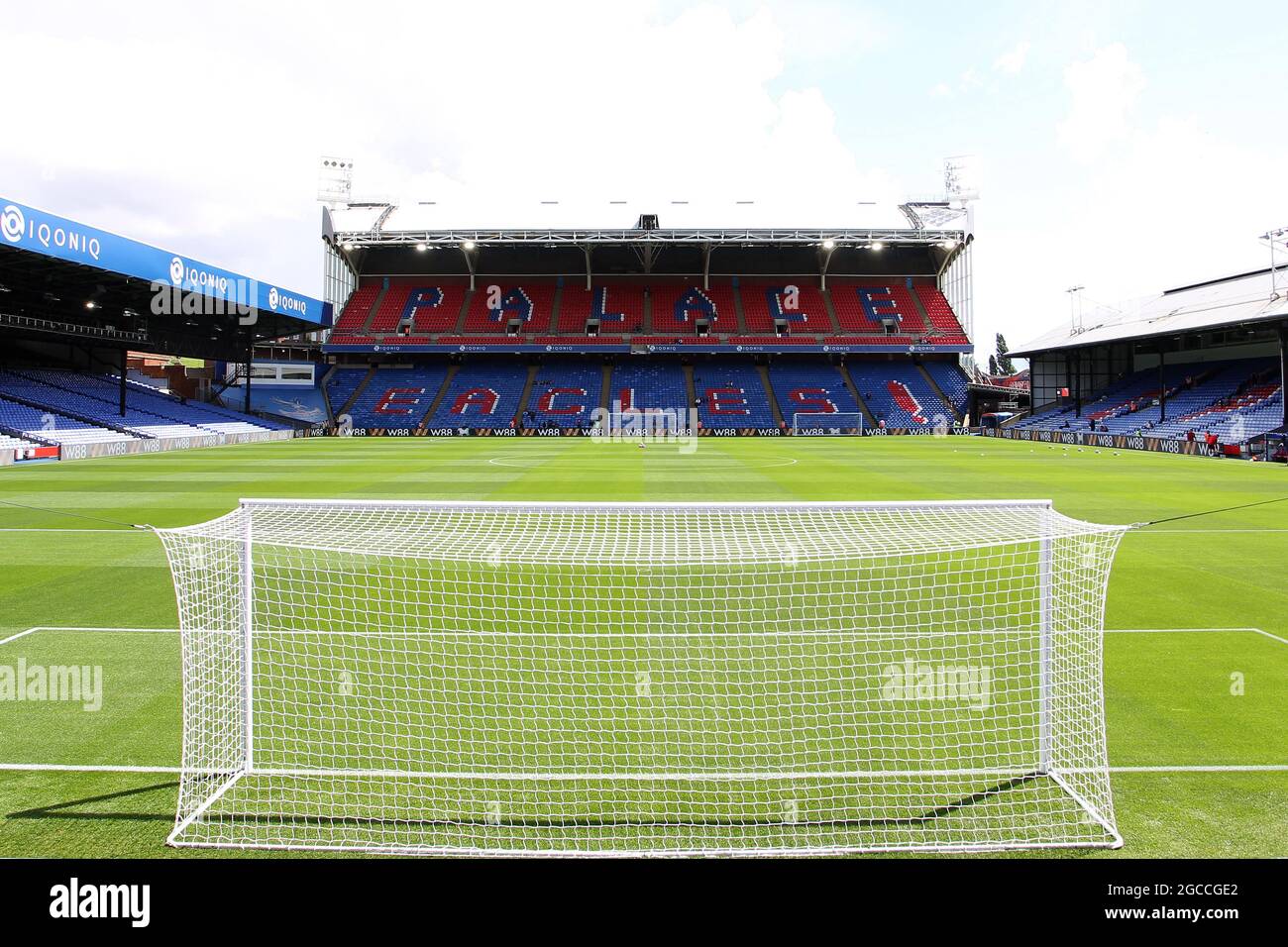 Selhurst park stadium hi-res stock photography and images - Alamy