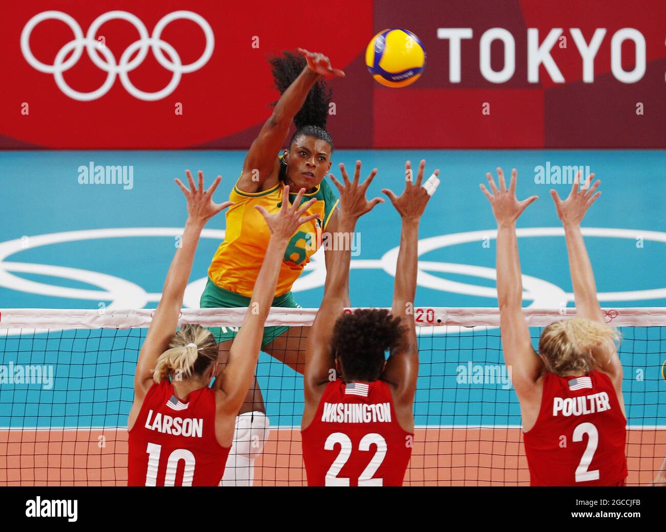 Jordyn poulter hi-res stock photography and images - Alamy