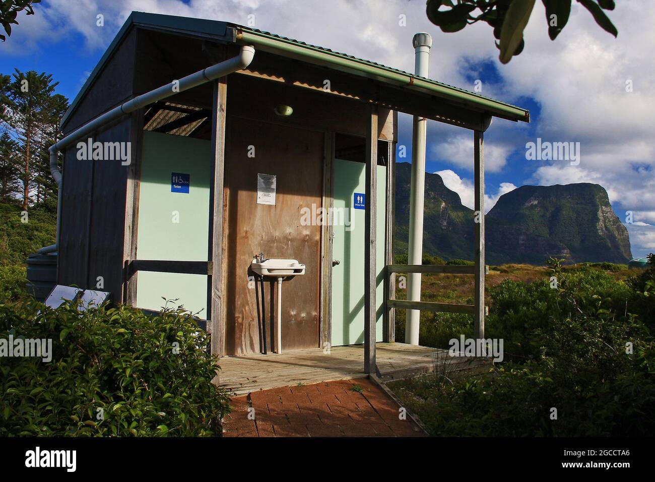 Old toilet in abandoned house hi-res stock photography and images - Alamy
