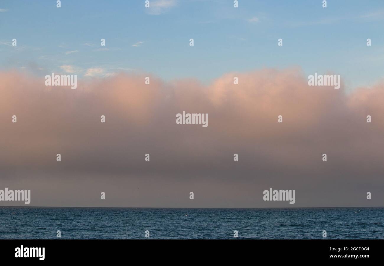 Dense sea mist hi-res stock photography and images - Alamy