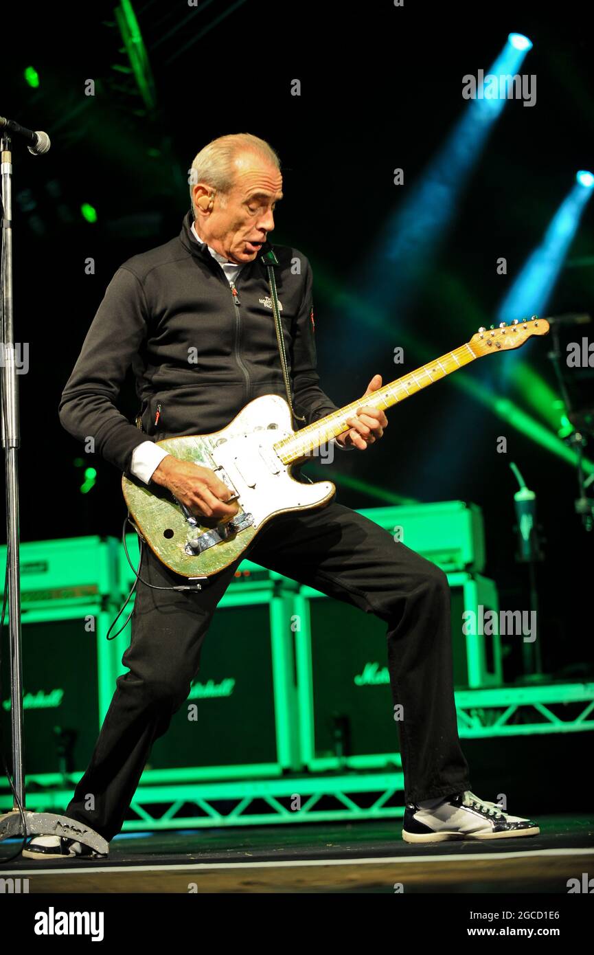 Status quo rockin’ all over the world hi-res stock photography and ...