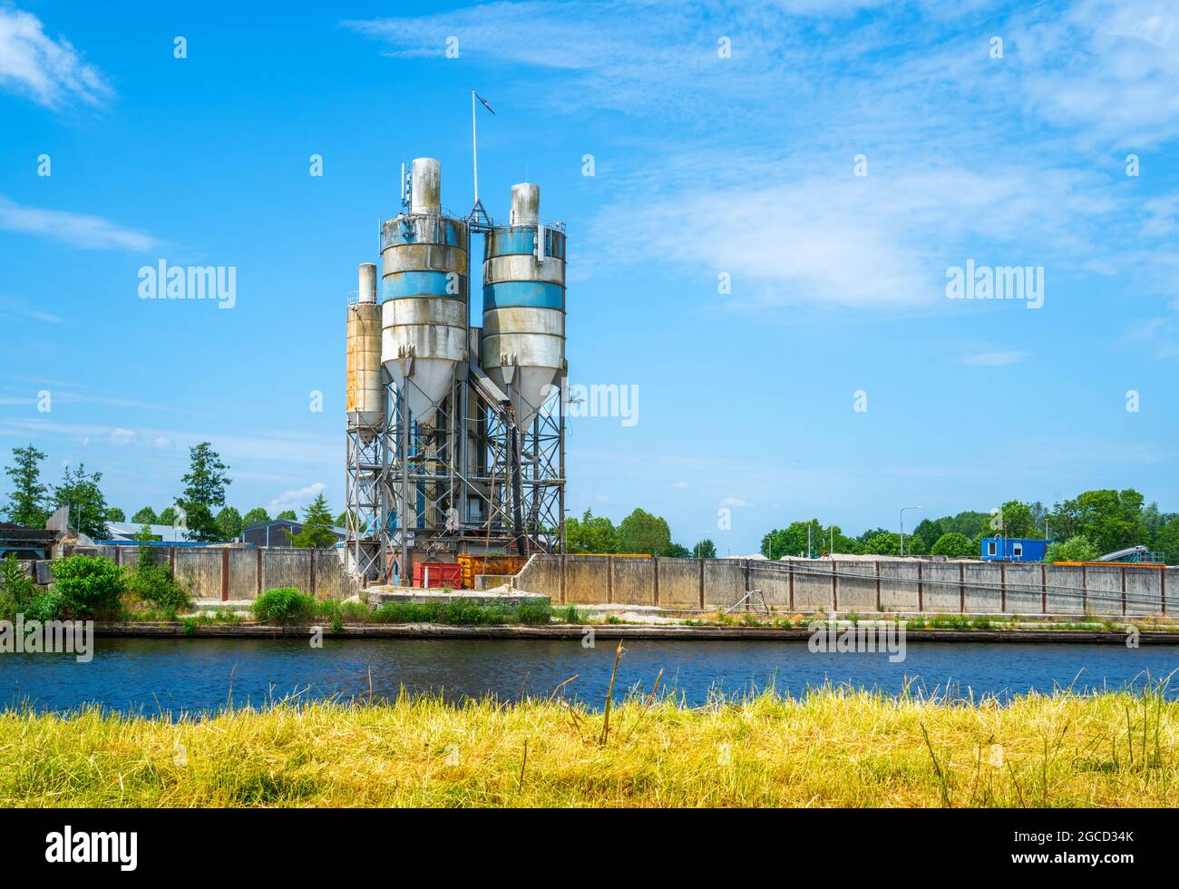Factory Silos Plant Silo High Resolution Stock Photography and Images ...