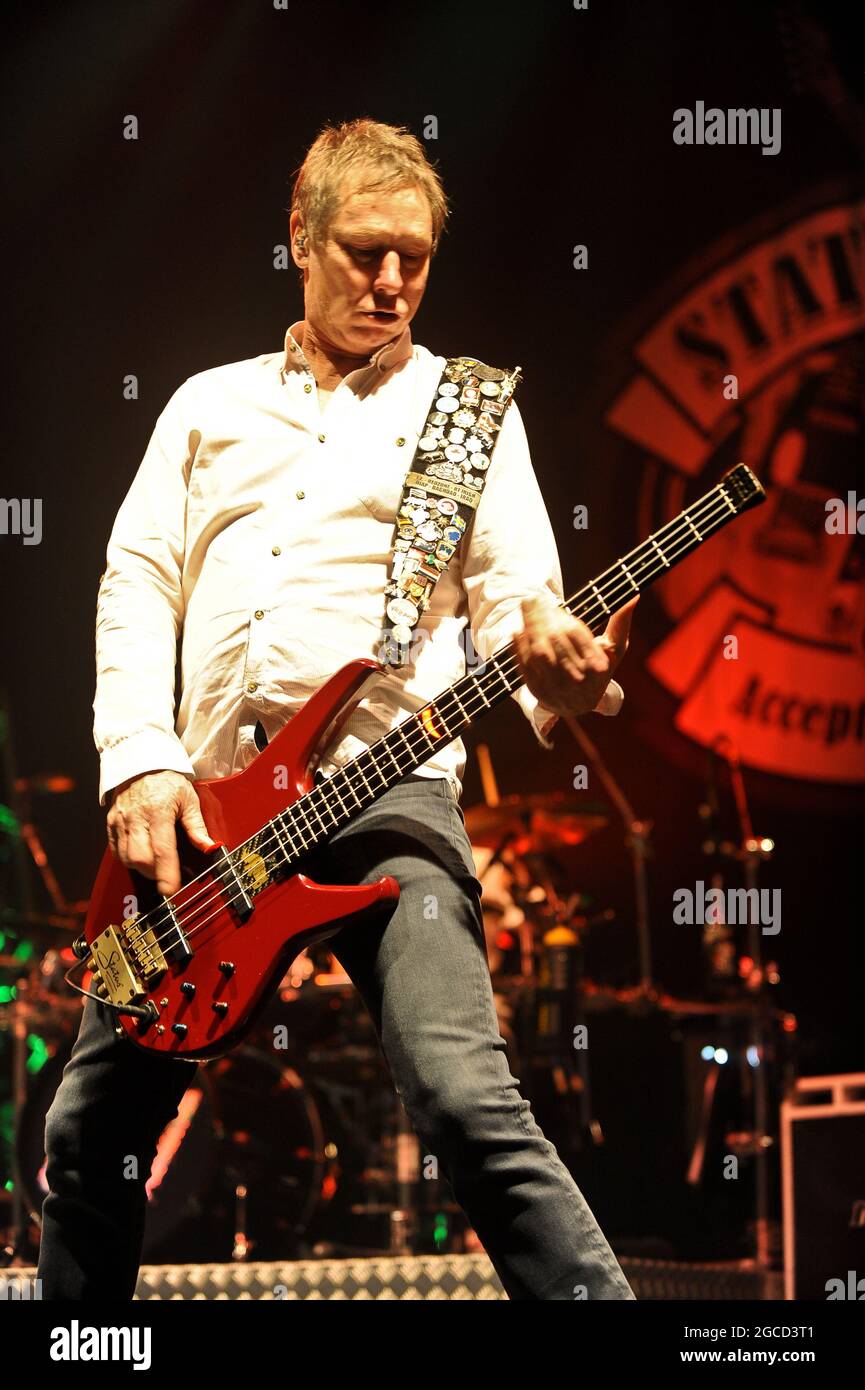 Status quo rockin’ all over the world hi-res stock photography and ...