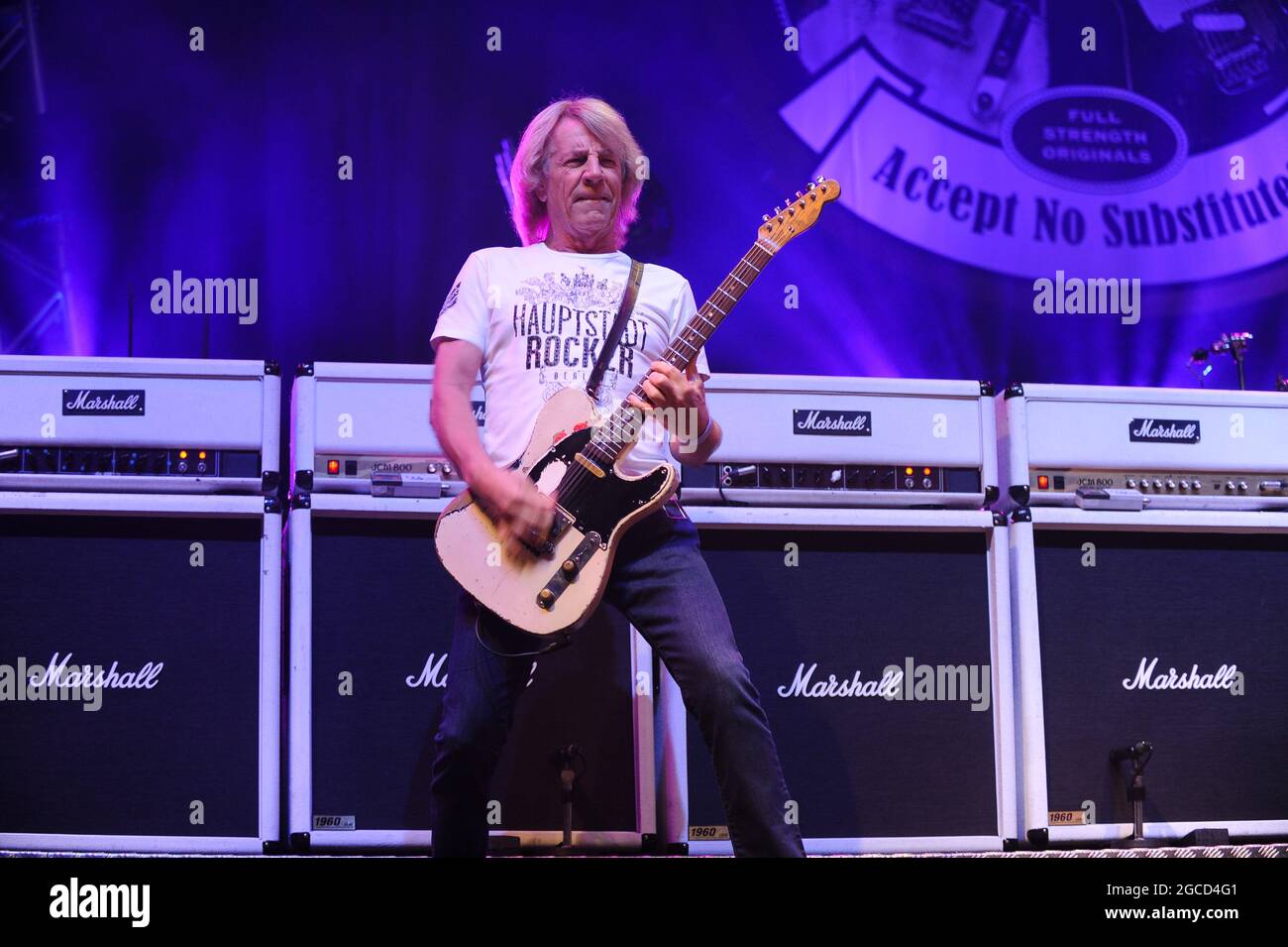 Status quo rockin’ all over the world hi-res stock photography and ...