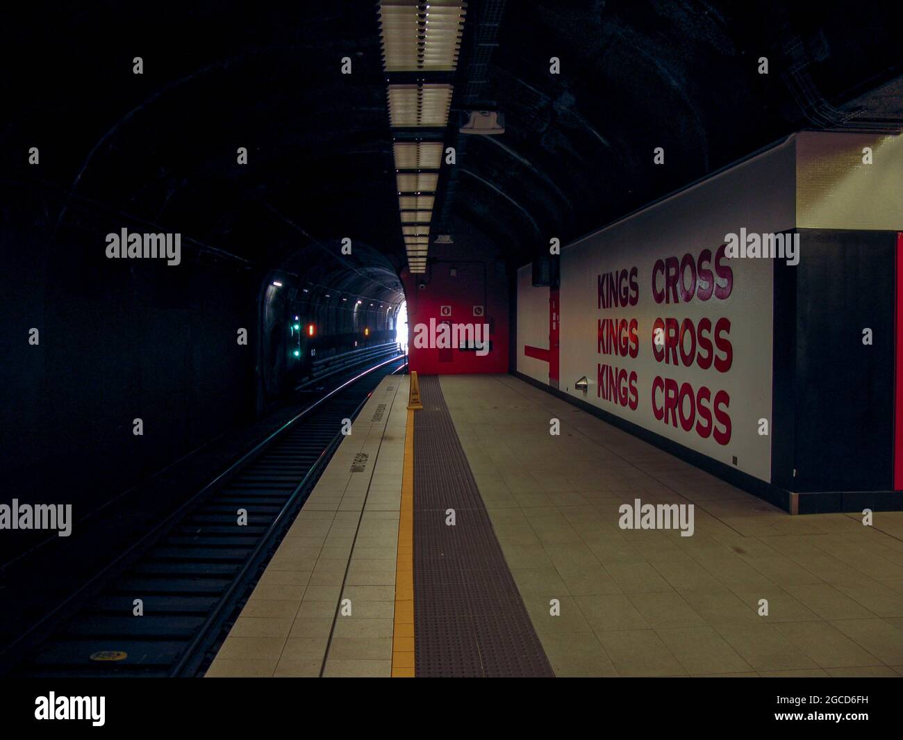 Platform, Kings Cross railway station, Sydney, Australia Stock Photo ...