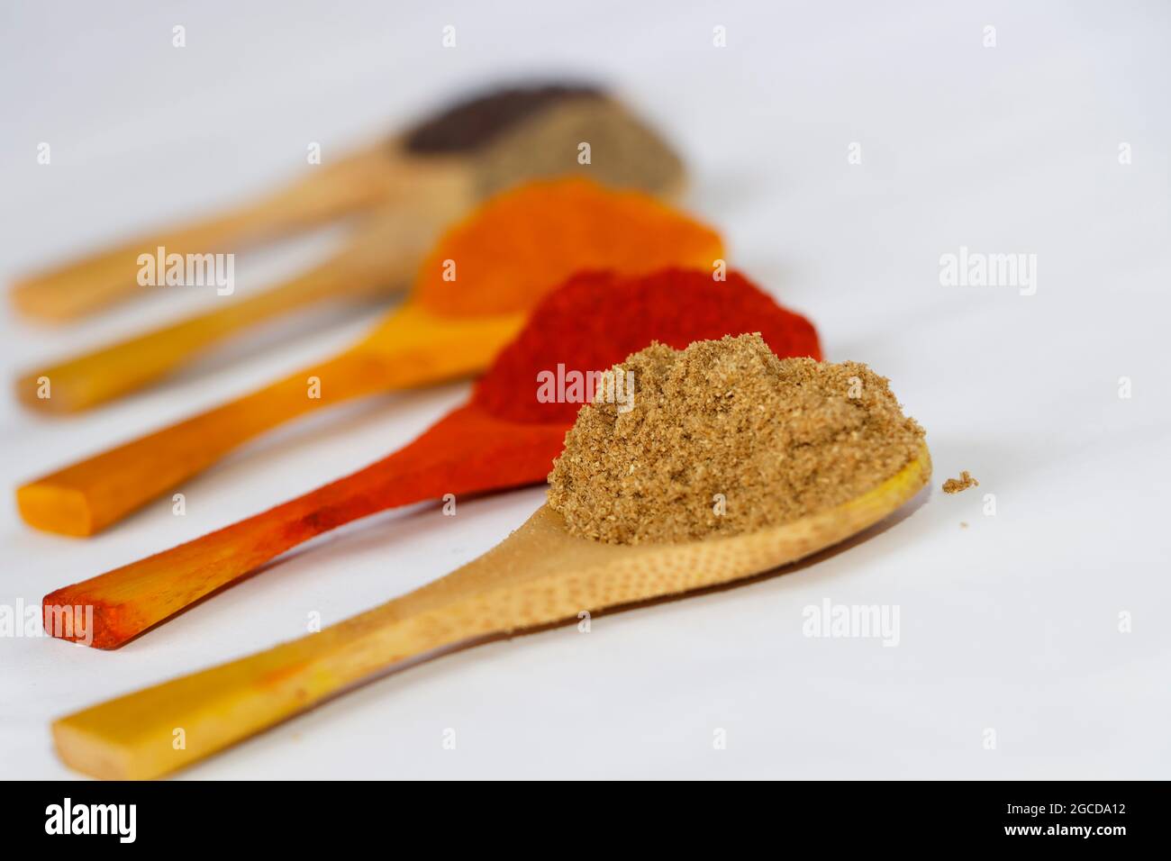 Chilli curry red spoon ingredient hi-res stock photography and images ...