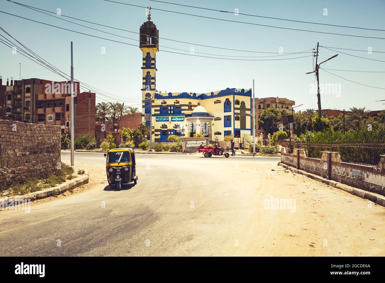 Busy streets of Cairo Egypt Stock Photo - Alamy