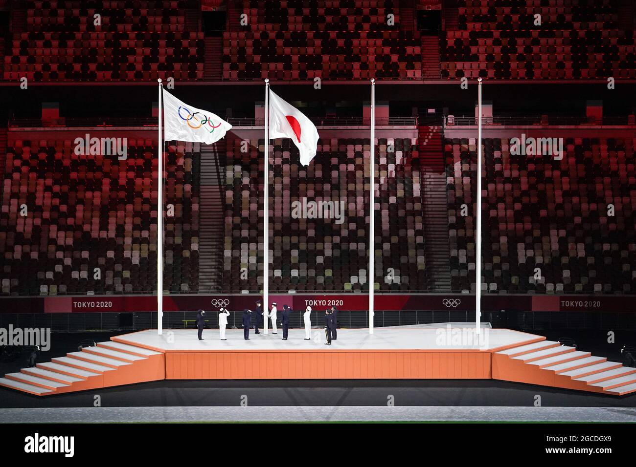 Toyko, Japan. 08th Aug, 2021. Flag of Japan goes up next to the Olympic ...