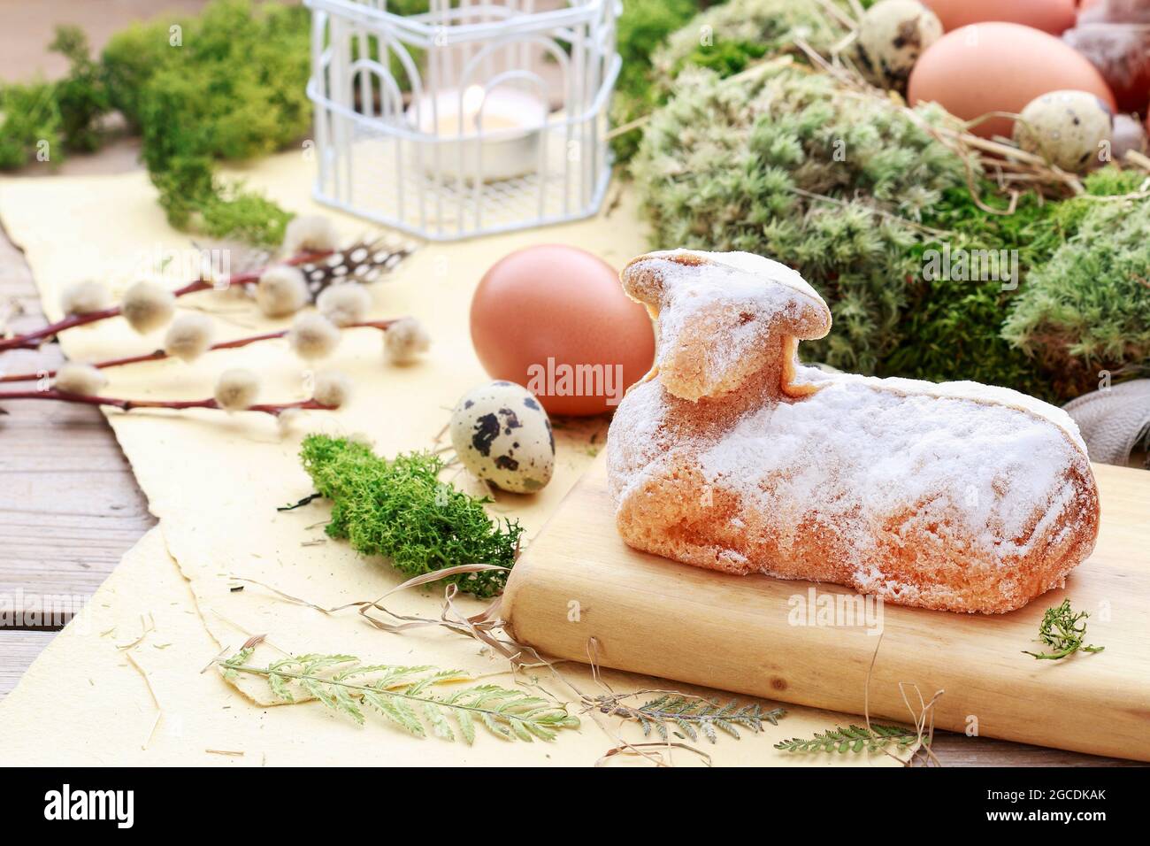 Easter lamb cake hi-res stock photography and images - Alamy