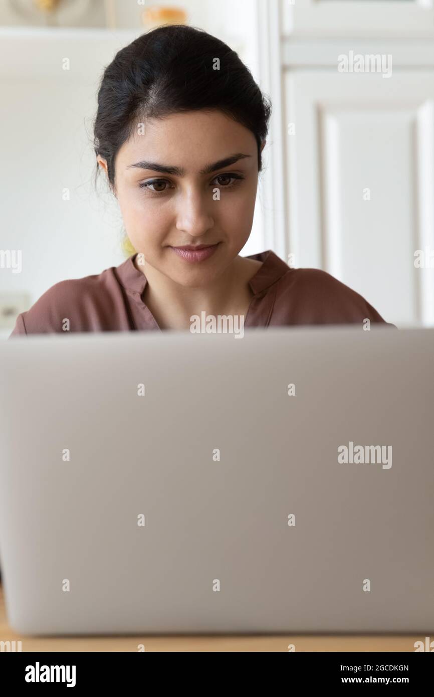 Narrow view hi-res stock photography and images - Alamy