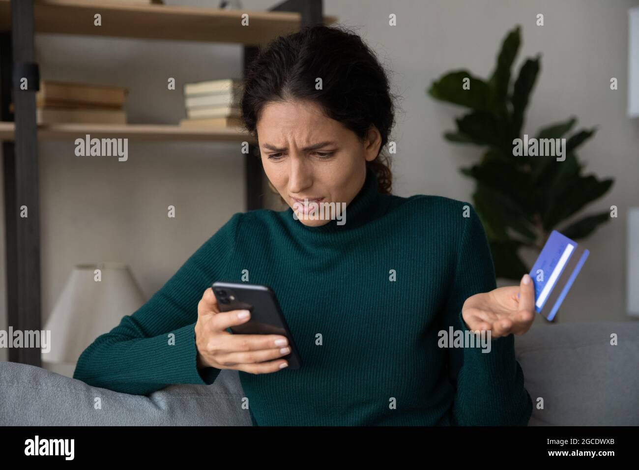 Unhappy banking customer hi-res stock photography and images - Alamy