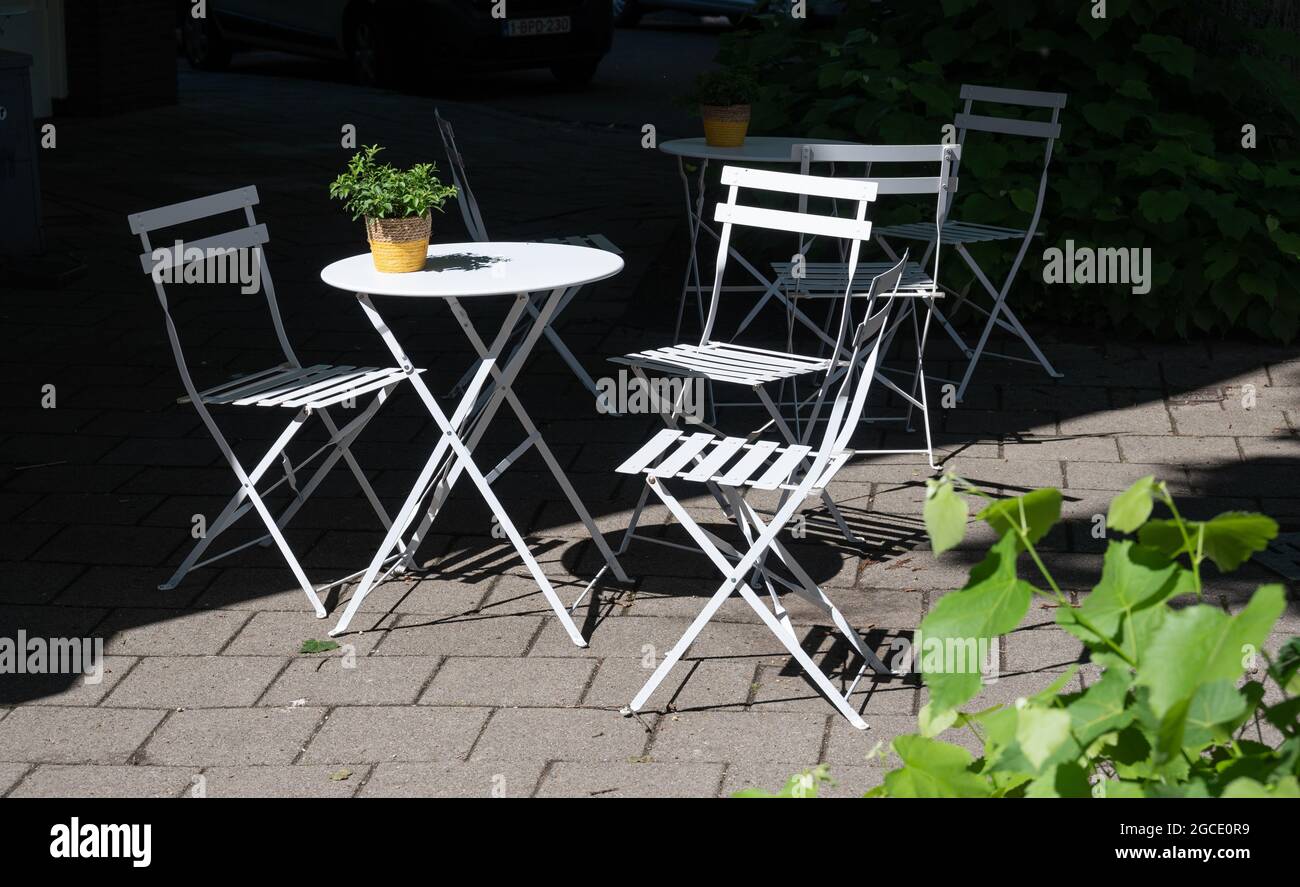 Pavement cafe in the streets of Maastricht, Netherlands Stock Photo - Alamy