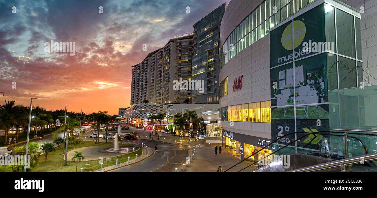 Cancun, Mexico - 20 December, 2020: Cancun Shopping Mall in city center ...