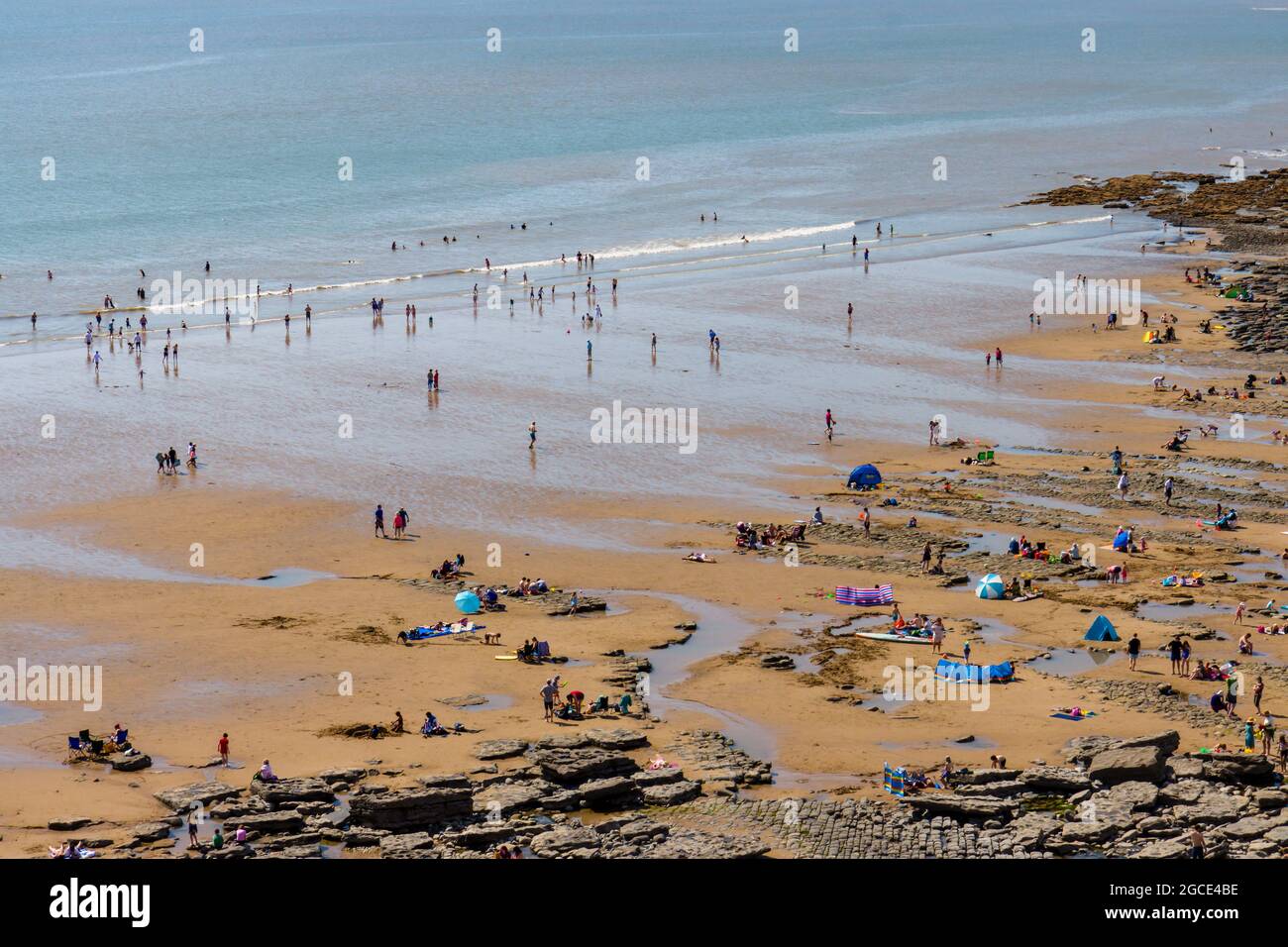 Cliffs on southerndown bridgend hi-res stock photography and images - Alamy