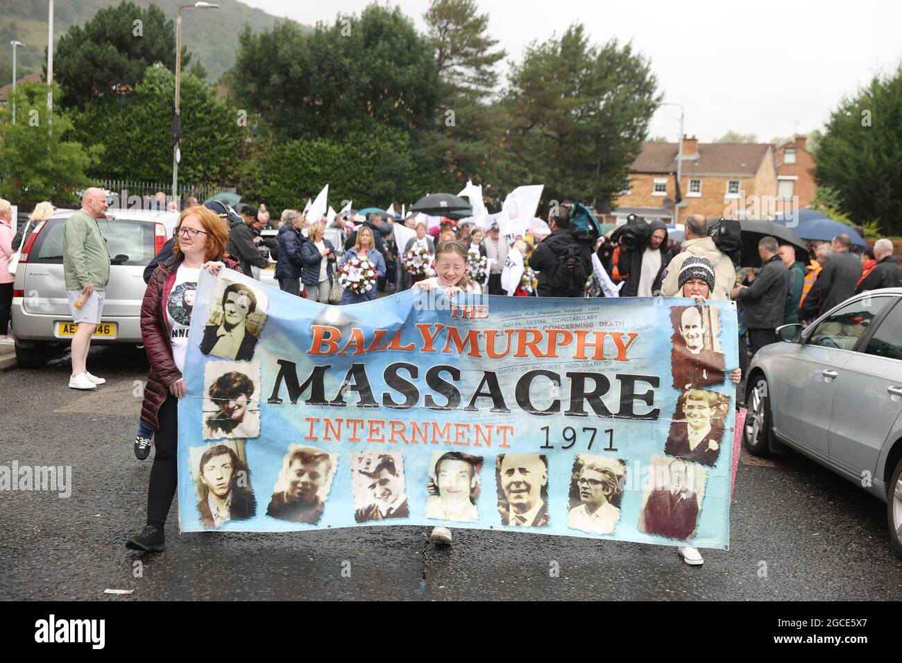 The families of some of the ten victims shot dead by British soldiers ...