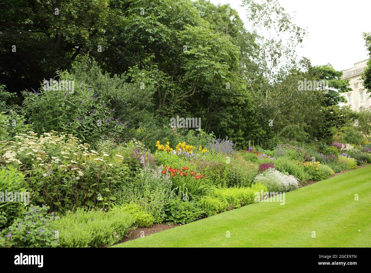 Buckingham Palace & Garden Stock Photo - Alamy