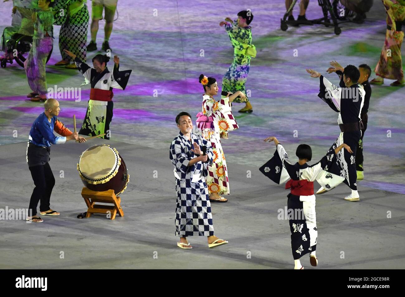 Tokyo, Japan. 08th Aug, 2021. Singers and dancers in traditional ...
