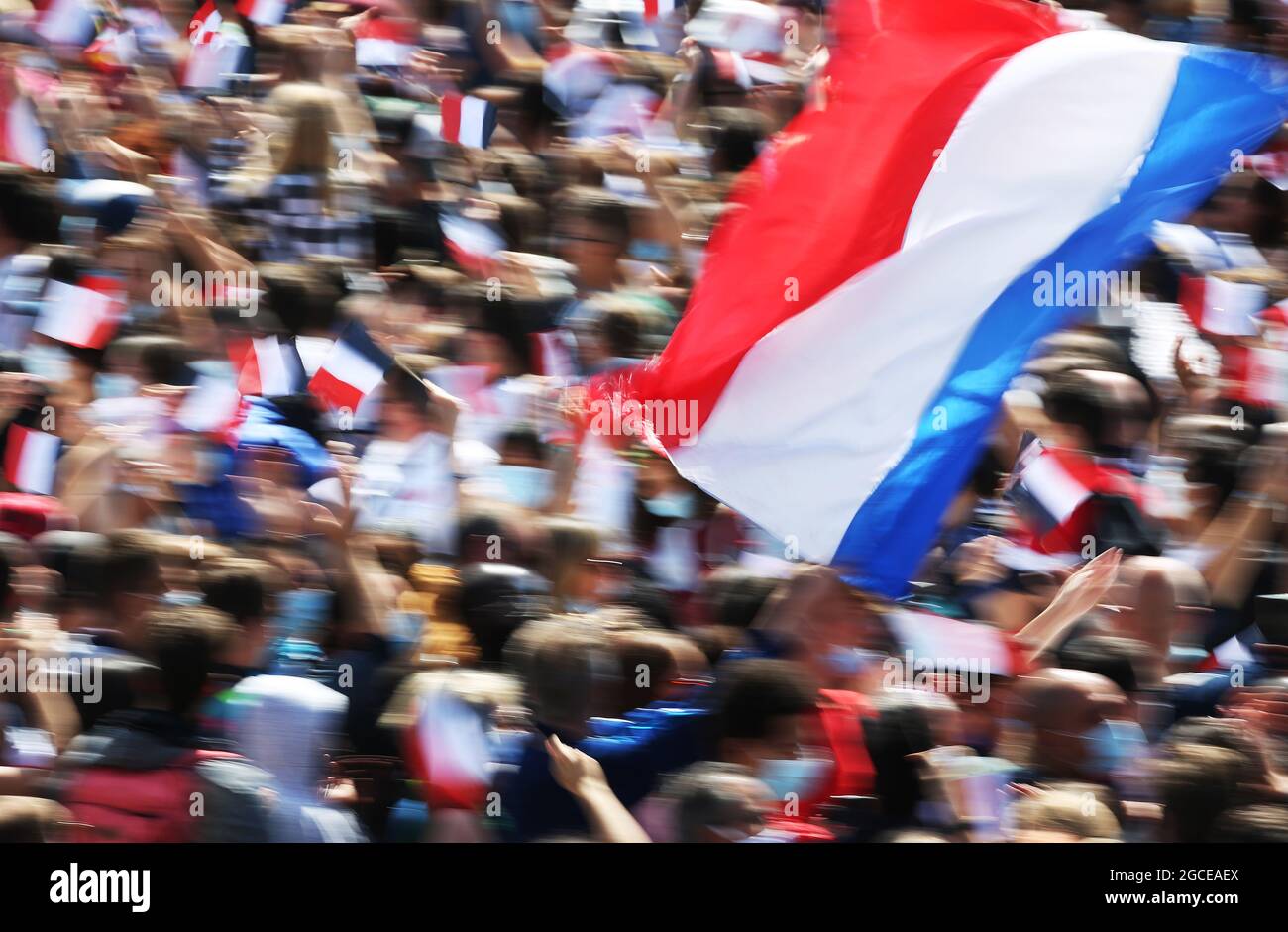 Paris, France. 8th Aug, 2021. People gather at the Olympics fan zone to ...