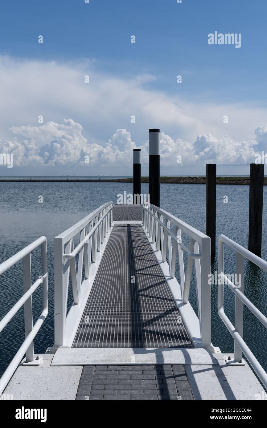 Floating landing stage hi-res stock photography and images - Alamy