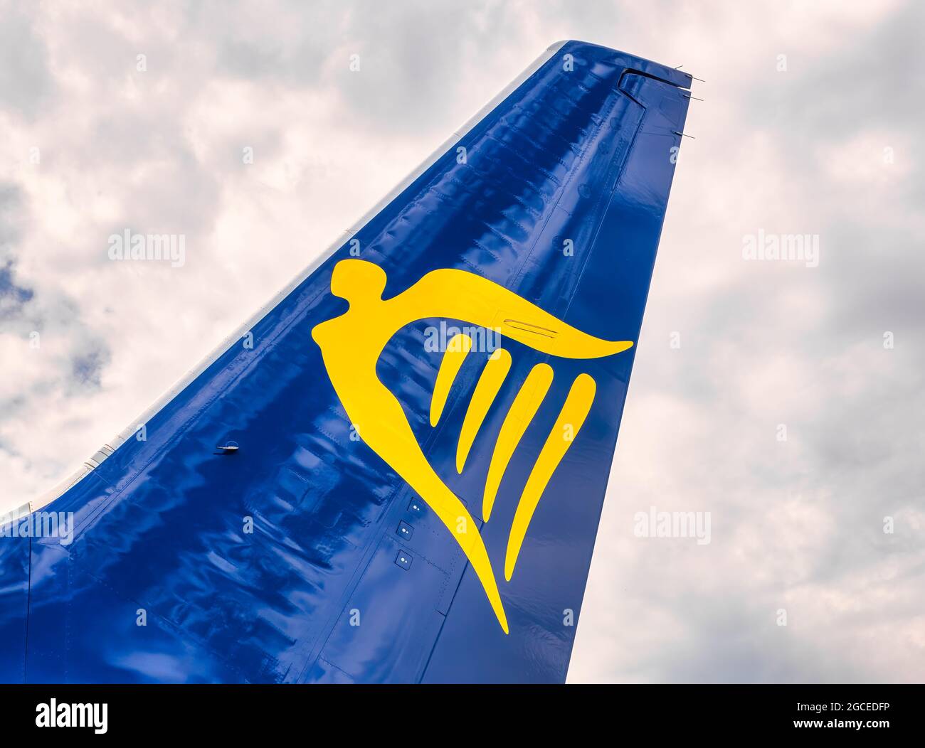 Ryanair Logo On Wing High Resolution Stock Photography and Images - Alamy