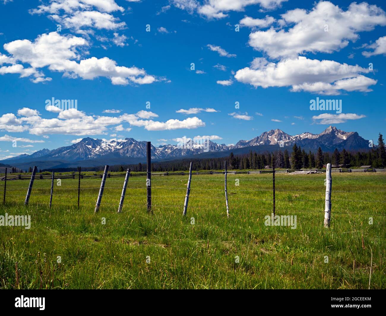 Sawtooth hills hi-res stock photography and images - Alamy