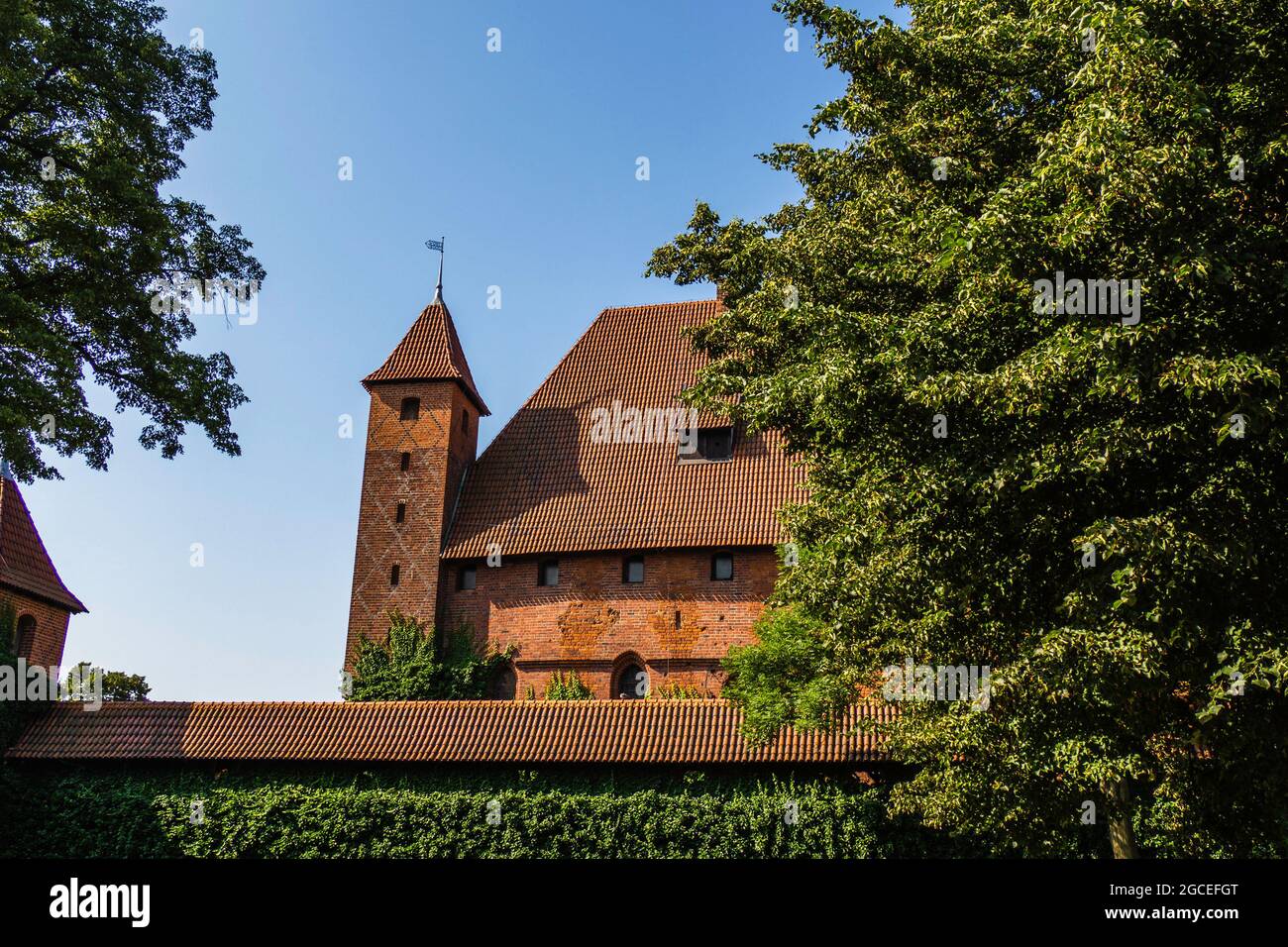 Fortified gothic architecture fortress hi-res stock photography and ...