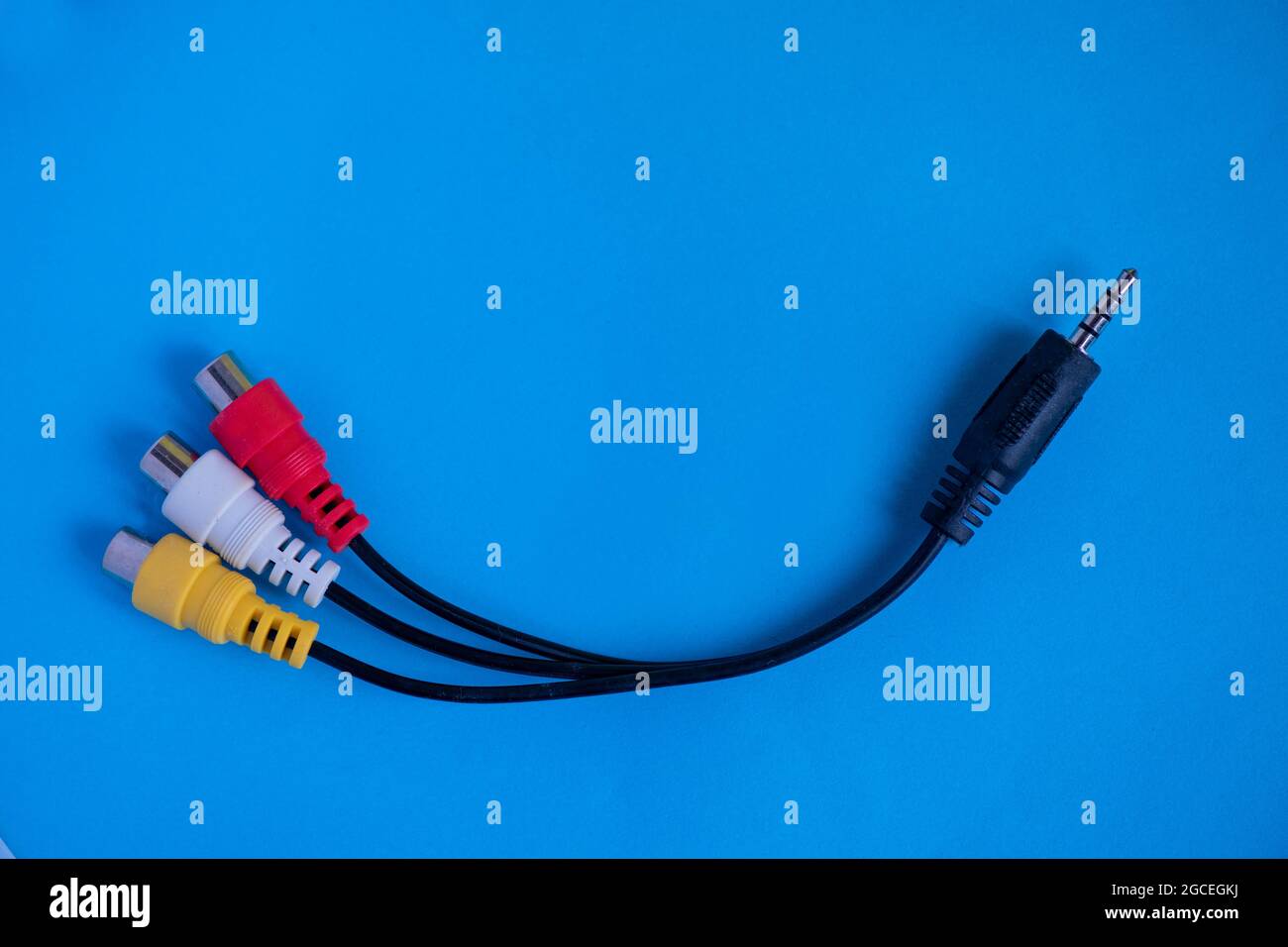 Computer female wire hi-res stock photography and images - Alamy