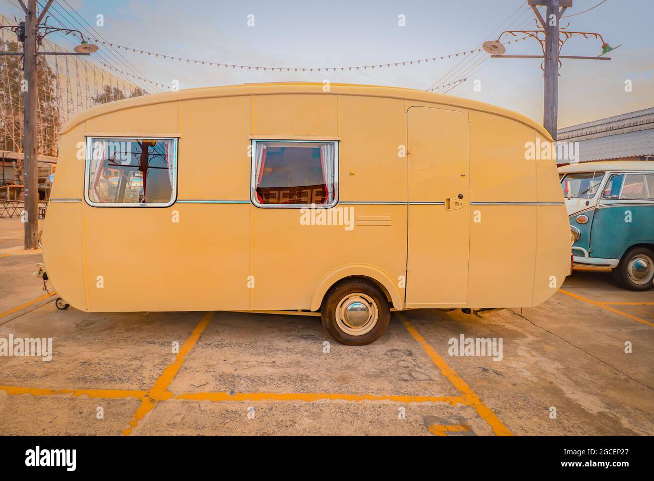 Vintage yellow car hi-res stock photography and images - Alamy