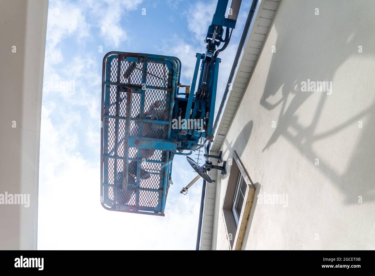 Cleaning windows cherry picker hi-res stock photography and images - Alamy