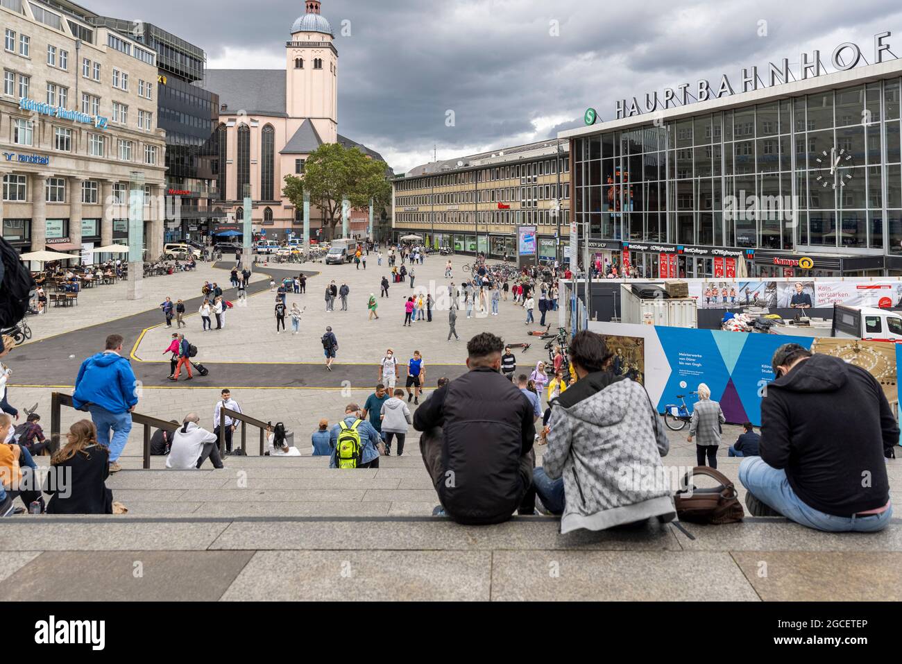 Town square in front of railway station in Cologne is a famous place to ...