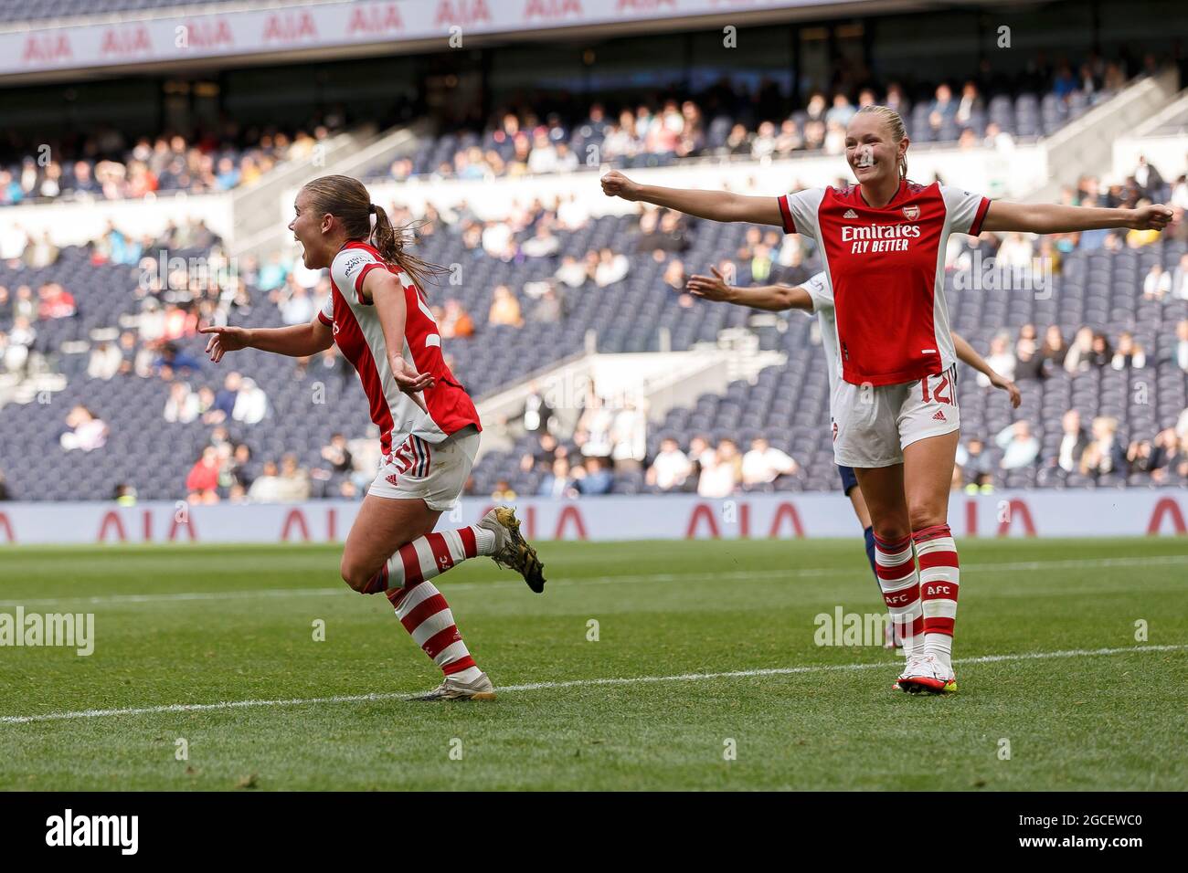 London, UK. 08th Aug, 2021. Alex Hennessy of Arsenal celebrates after ...