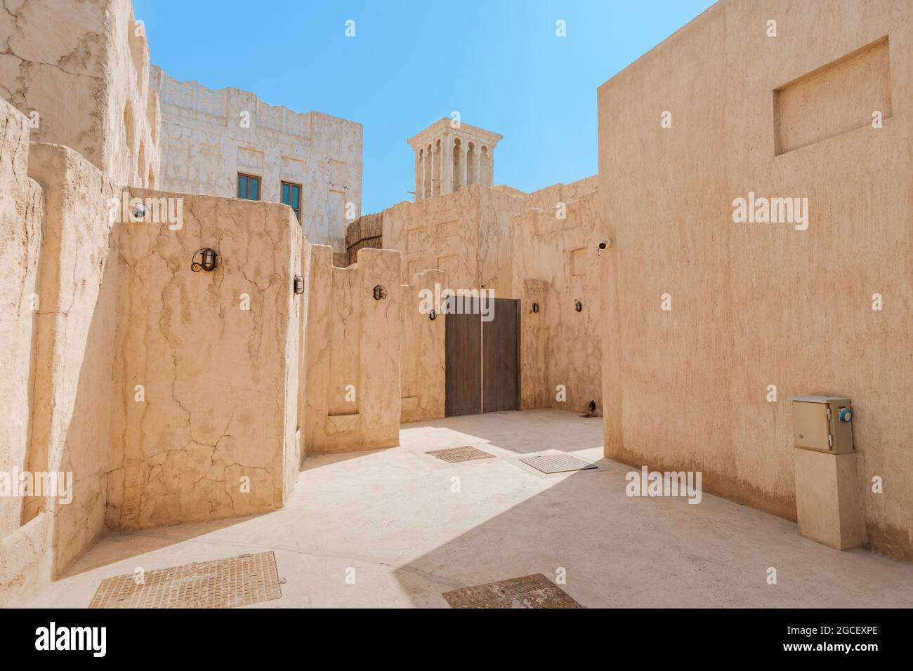 Dubai shindagha heritage village hi-res stock photography and images ...