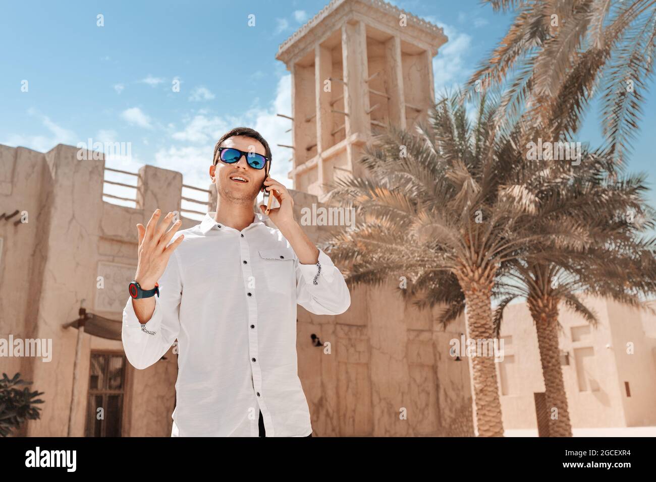 Dubai guy hi-res stock photography and images - Alamy