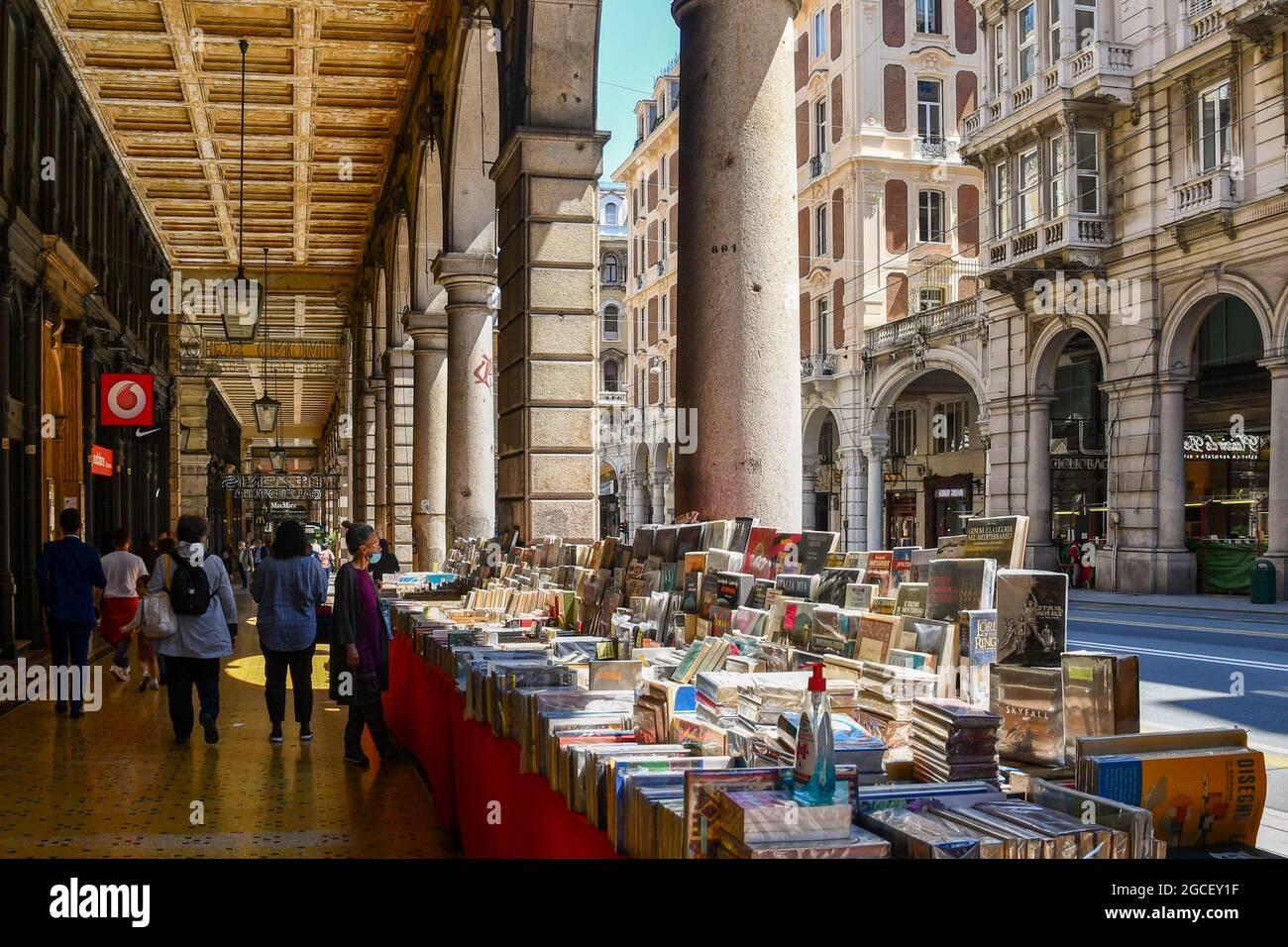 Genoa market hi-res stock photography and images - Alamy