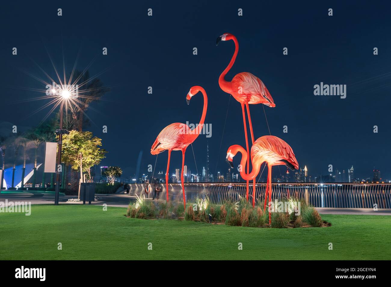 Popular tourist attraction - decorative statues of pink flamingos on ...