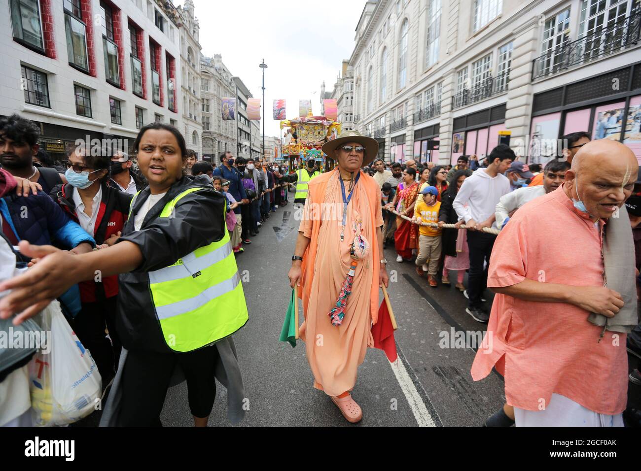 London, England, UK. 8th Aug, 2021. Members of Hindu community takes ...