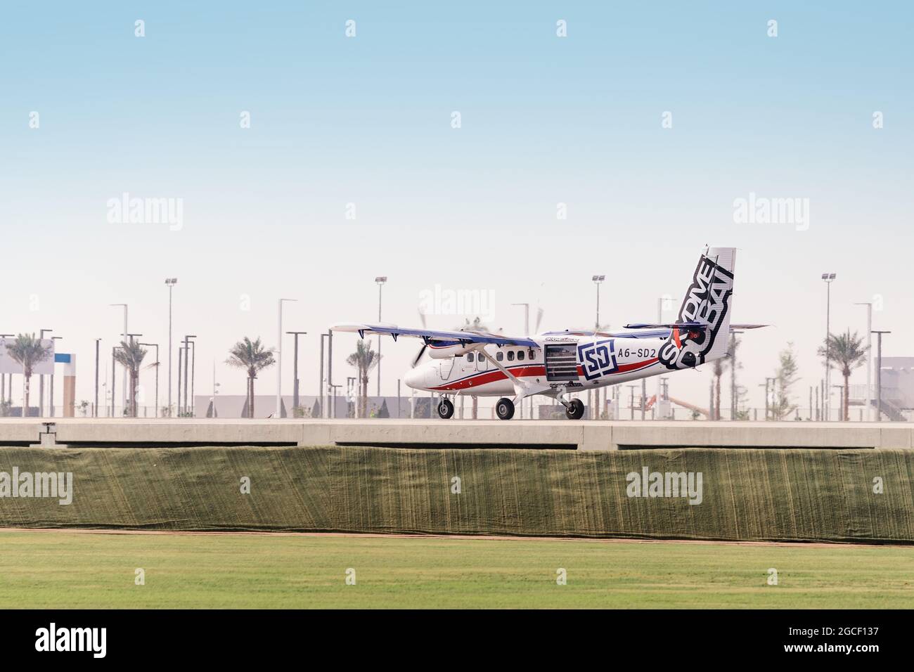 Dubai from a plane hi-res stock photography and images - Alamy