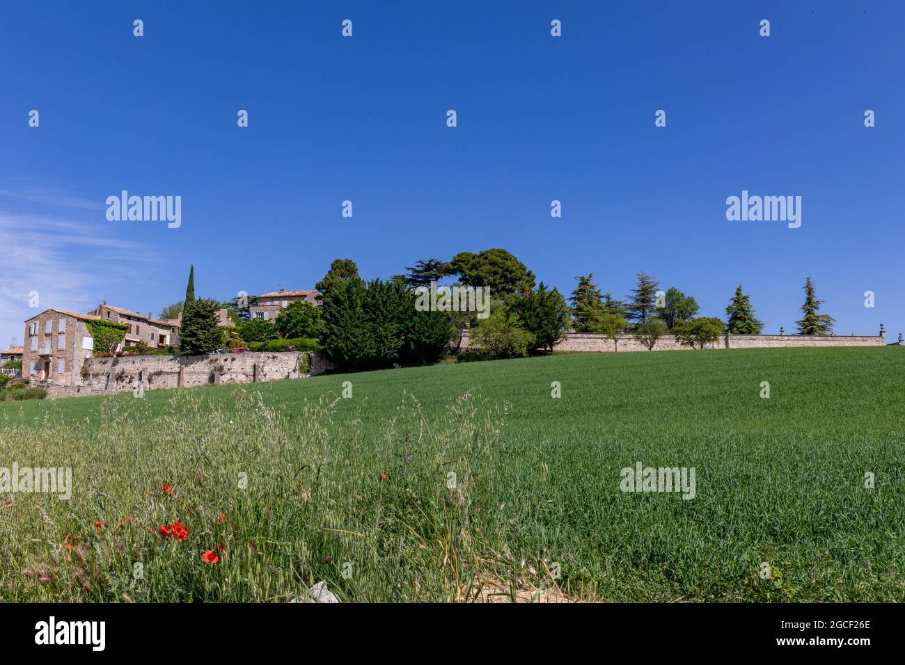 Murs provence hi-res stock photography and images - Alamy