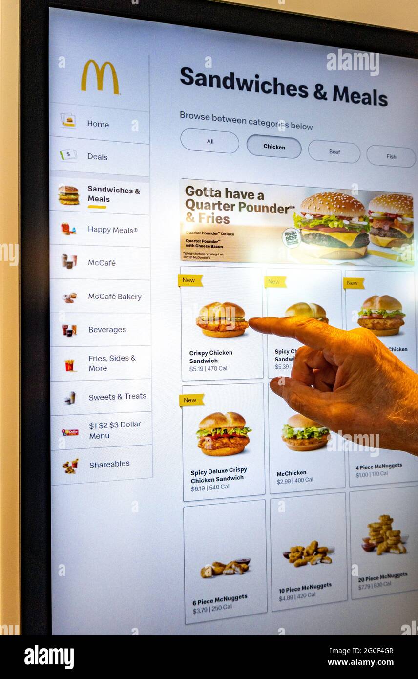 Mcdonalds table service logo hi-res stock photography and images - Alamy