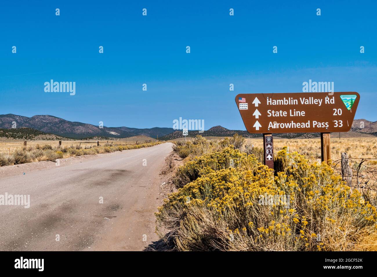 Spelling error road sign usa hi-res stock photography and images - Alamy