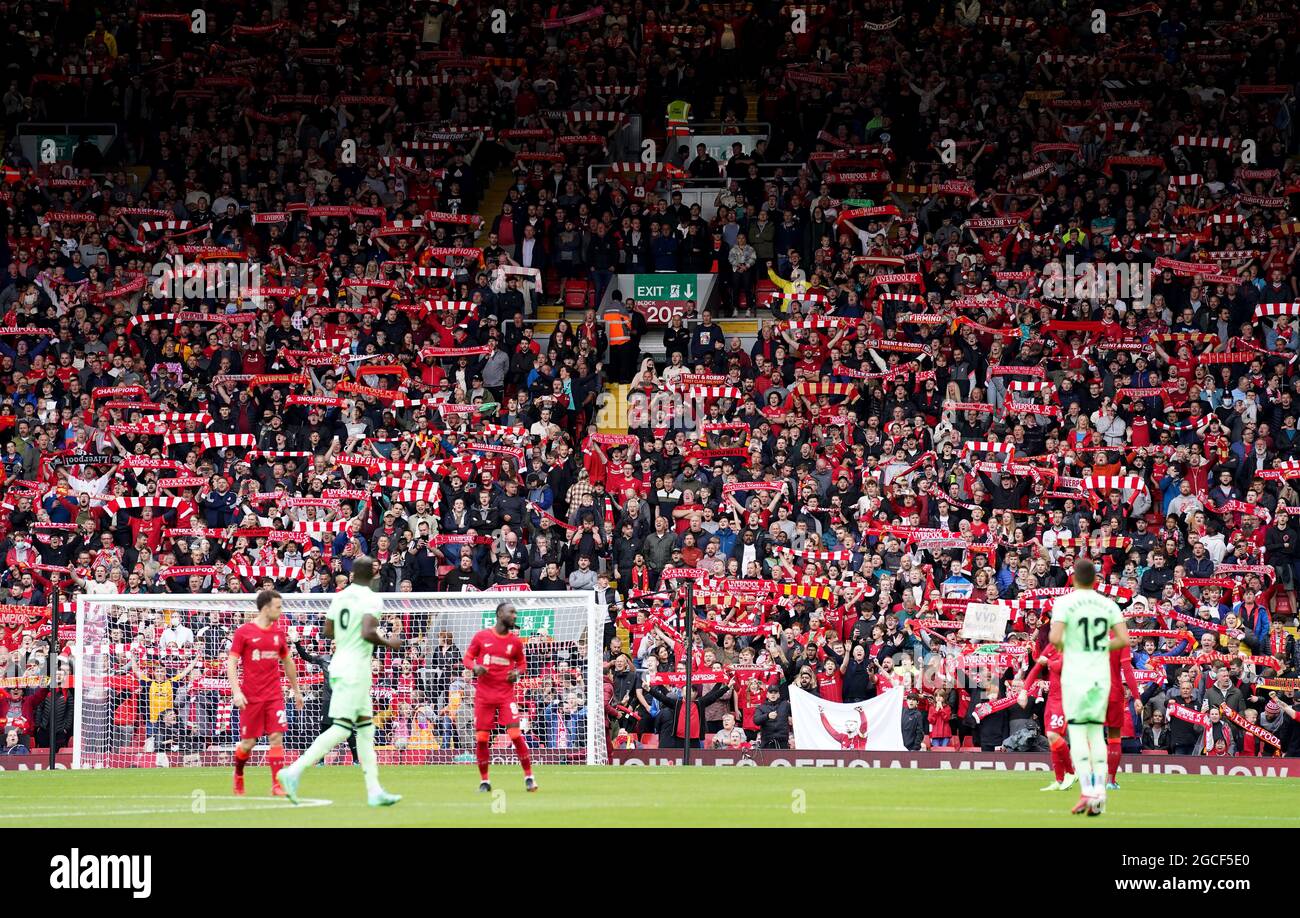 The kop sing hi-res stock photography and images - Alamy