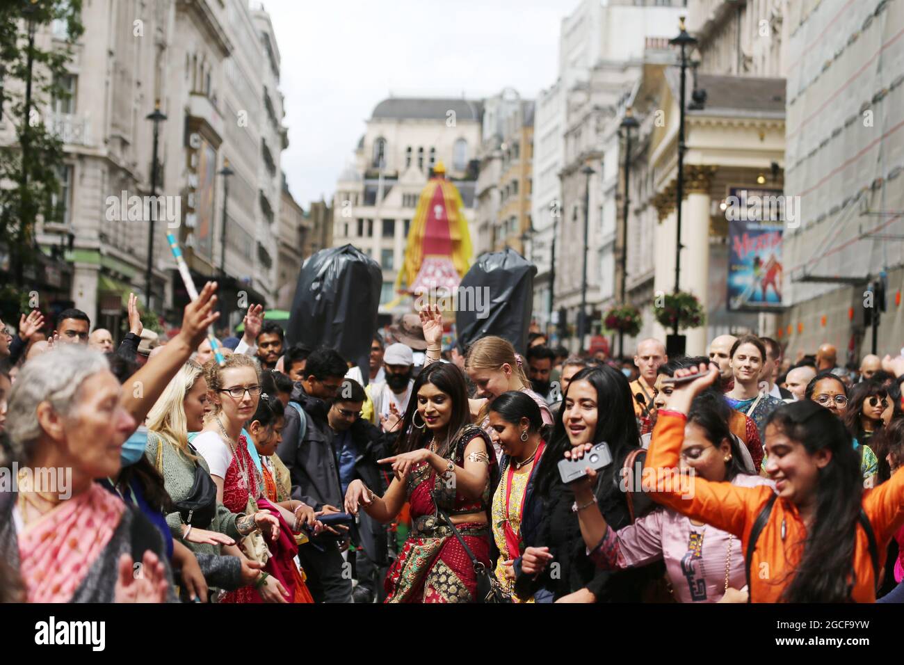 London, England, UK. 8th Aug, 2021. Members of Hindu community takes ...